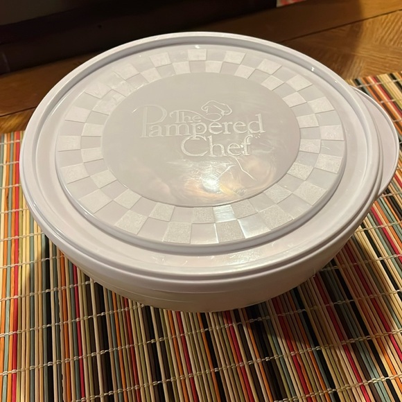 Pampered Chef | Kitchen | Pampered Chef 3 Quart Chillzanne Bowl | Poshmark